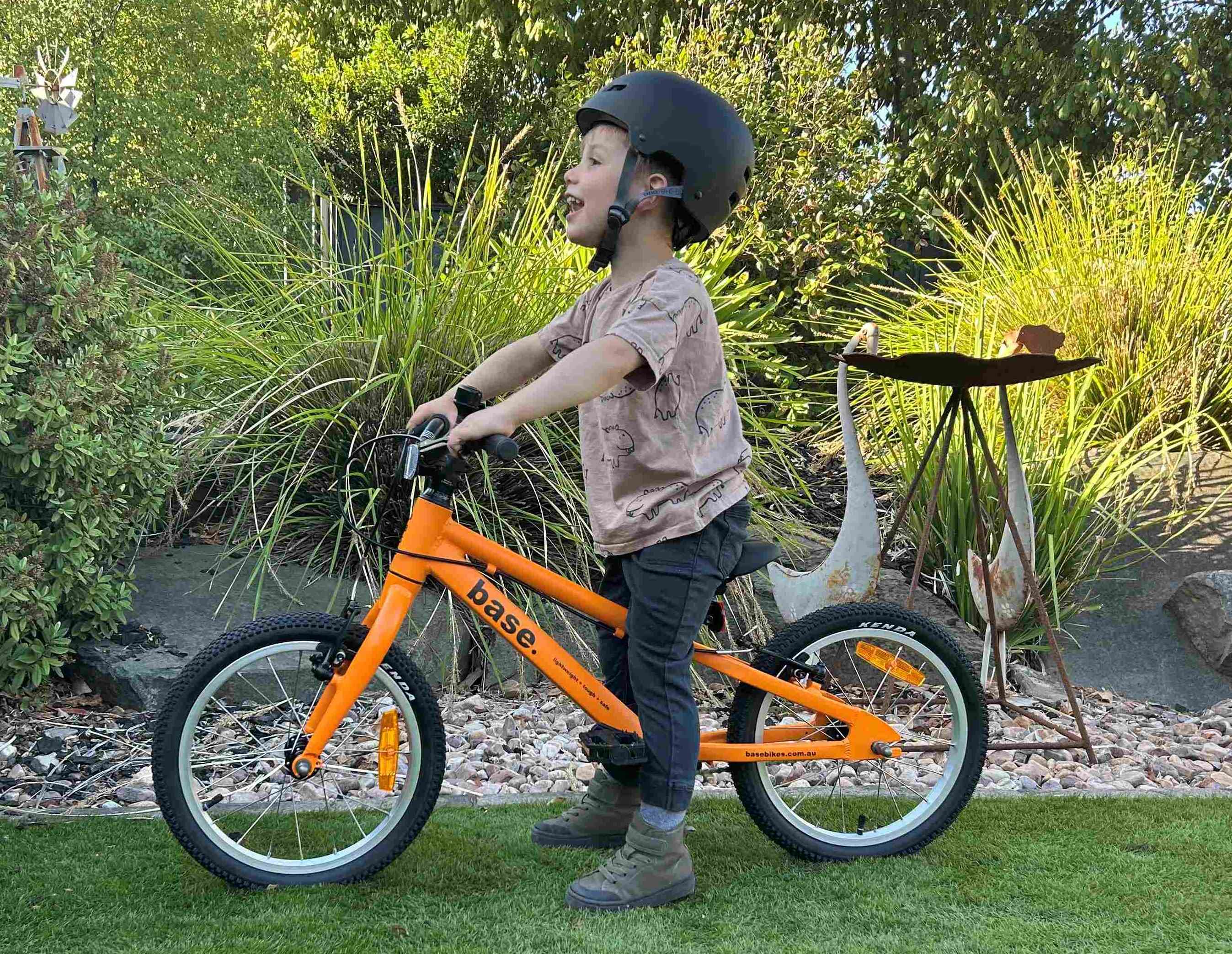 Choosing the right bike size for your child (ages 3–6) – base bikes